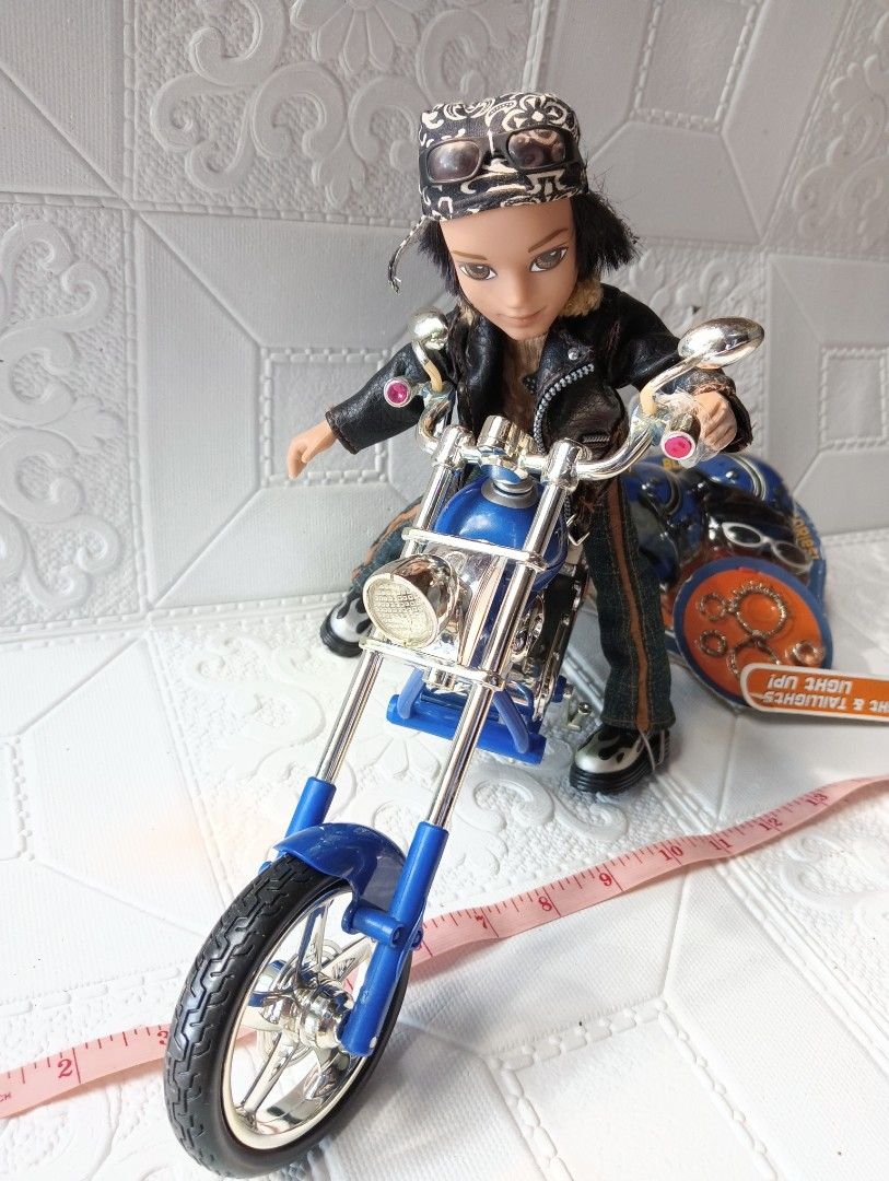 Bratz headlights & taillights light up!, Hobbies & Toys, Toys & Games ...