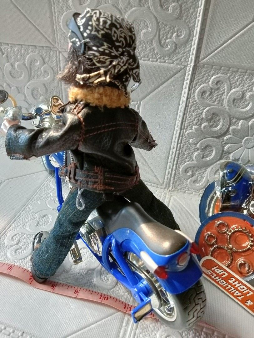 Bratz headlights & taillights light up!, Hobbies & Toys, Toys & Games ...