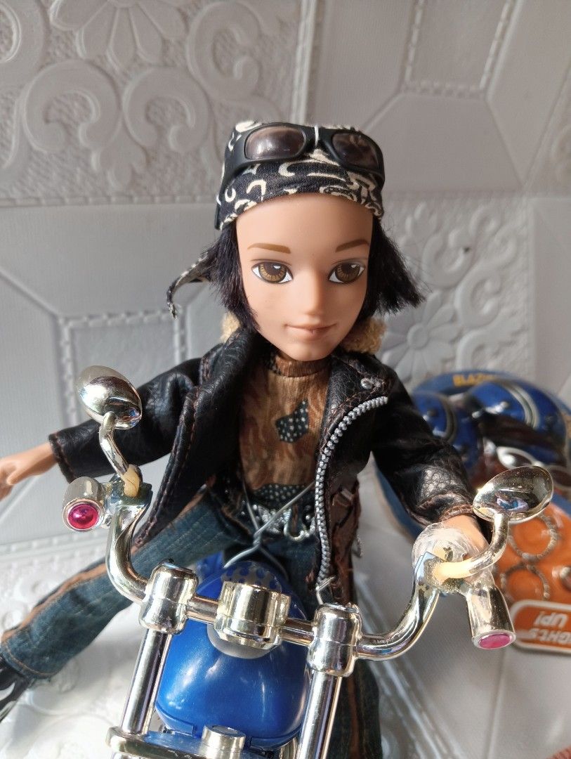 Bratz headlights & taillights light up!, Hobbies & Toys, Toys & Games ...