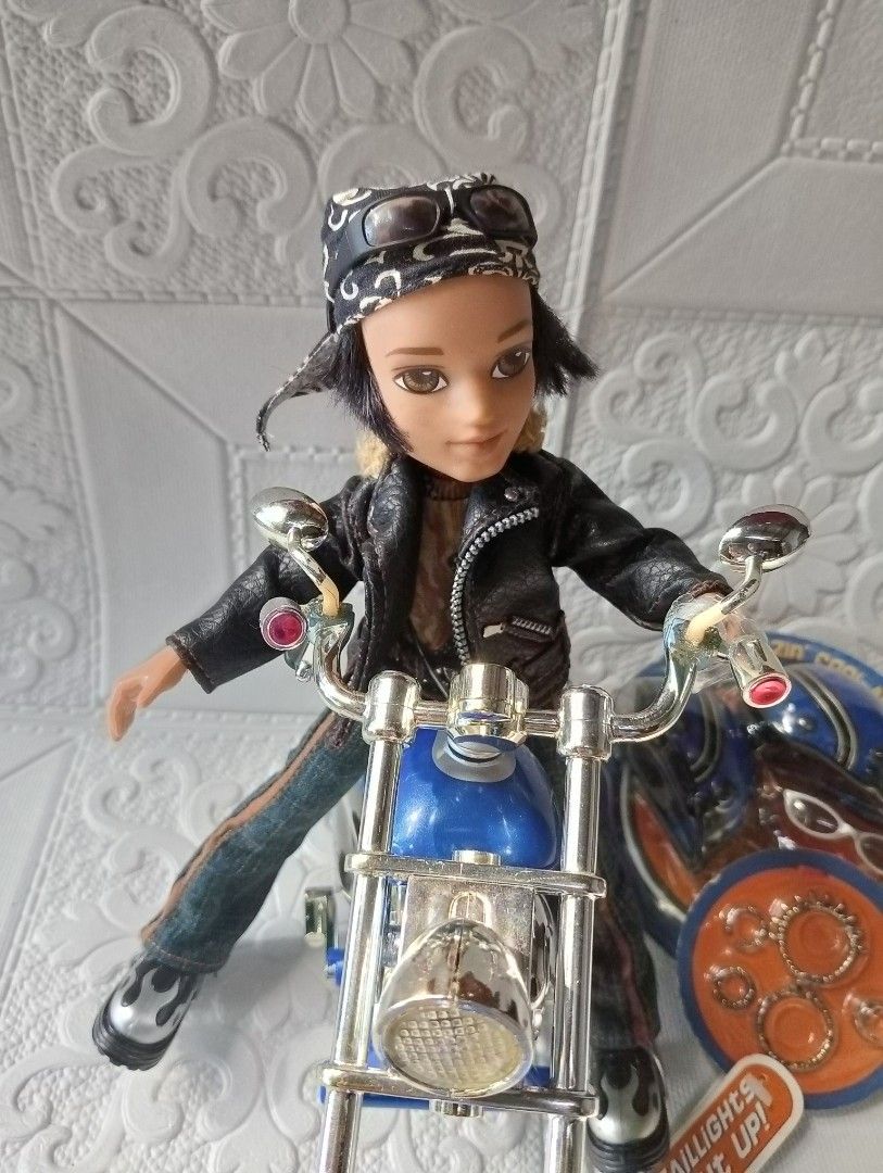 Bratz headlights & taillights light up!, Hobbies & Toys, Toys & Games ...