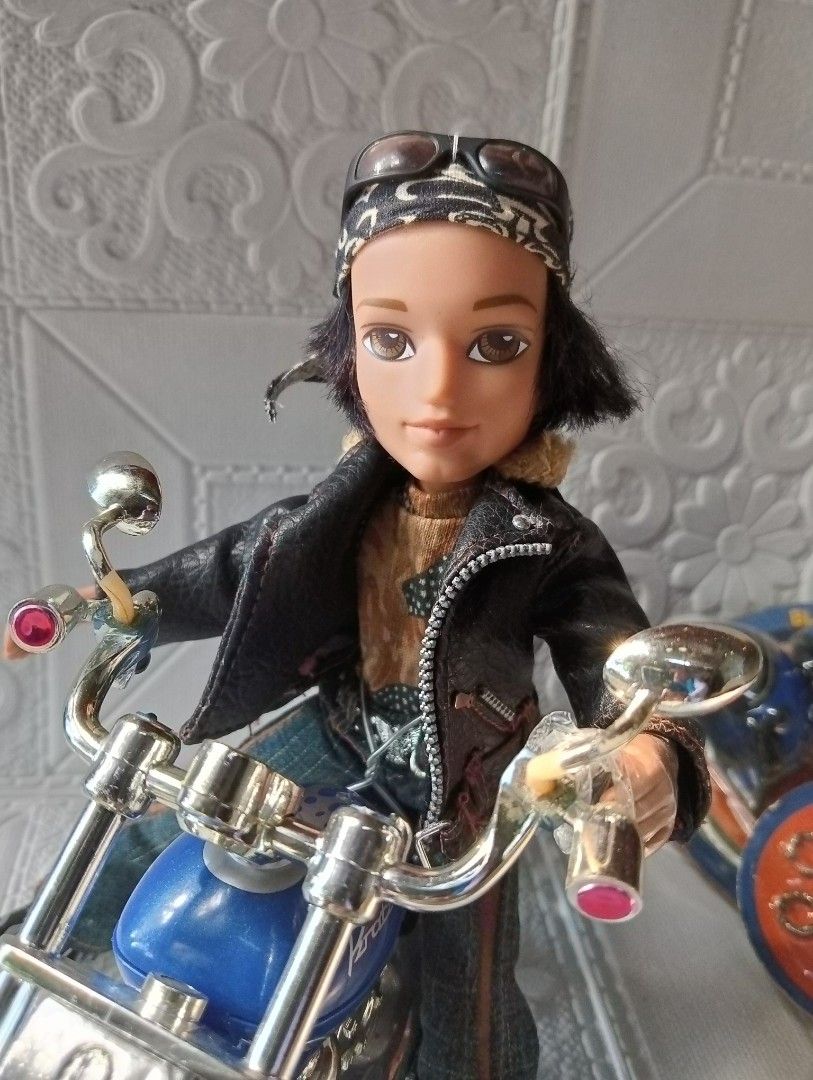 Bratz headlights & taillights light up!, Hobbies & Toys, Toys & Games ...