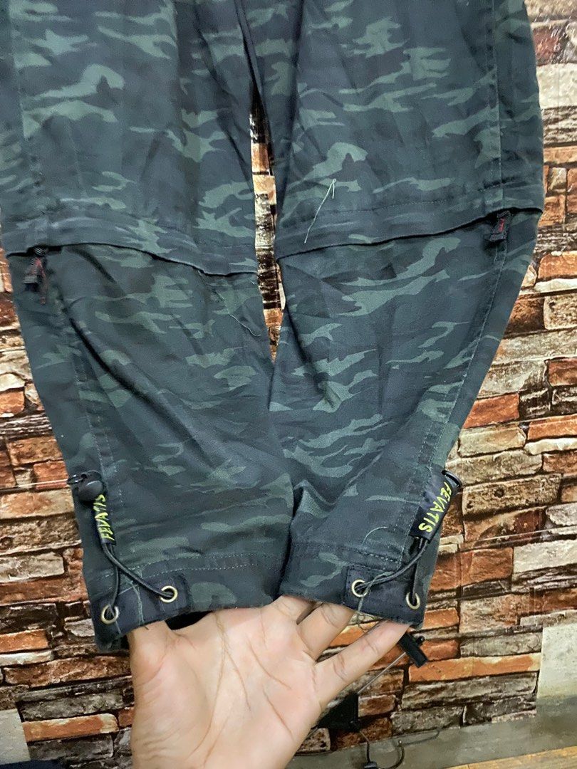 Celana cargo camouflage fevatis original, Fesyen Pria, Pakaian , Bawahan di Carousell