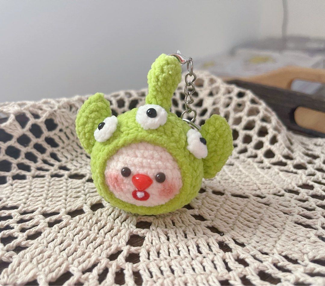 Crochet Jetpack Alien Loopy keychain, Hobbies & Toys, Stationery ...
