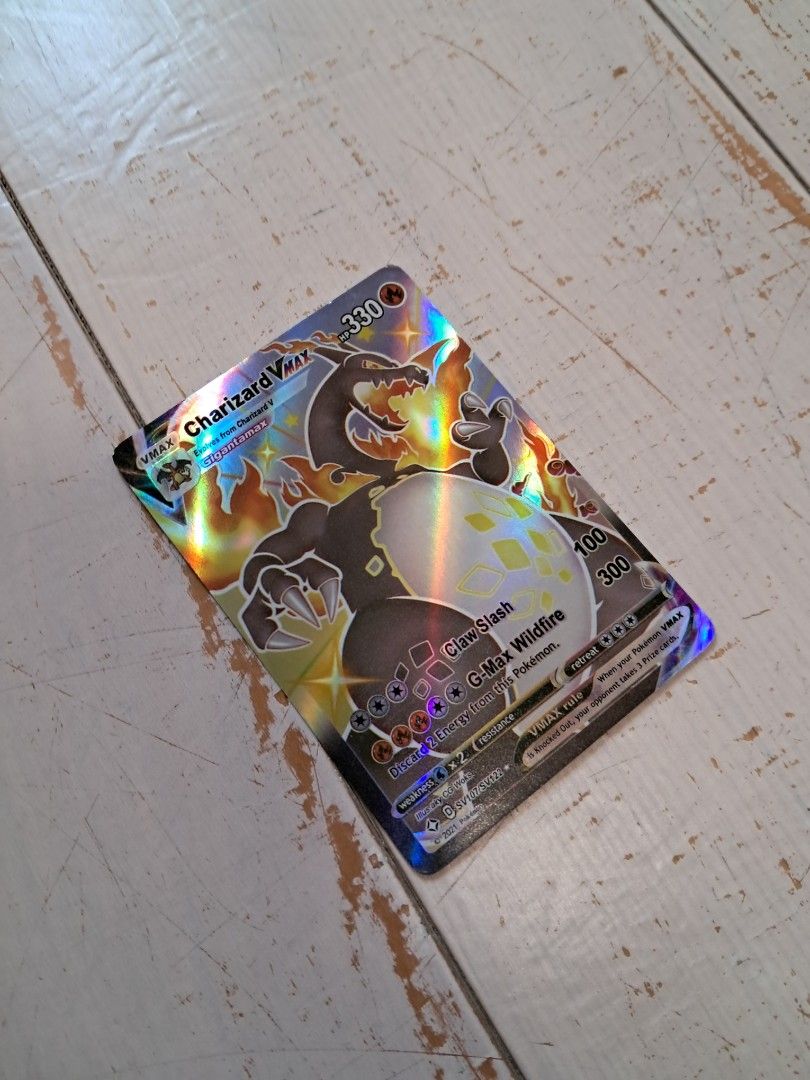 Custom made shiny Charizard VMAX pokemon card, 興趣及遊戲, 玩具 & 遊戲類 - Carousell