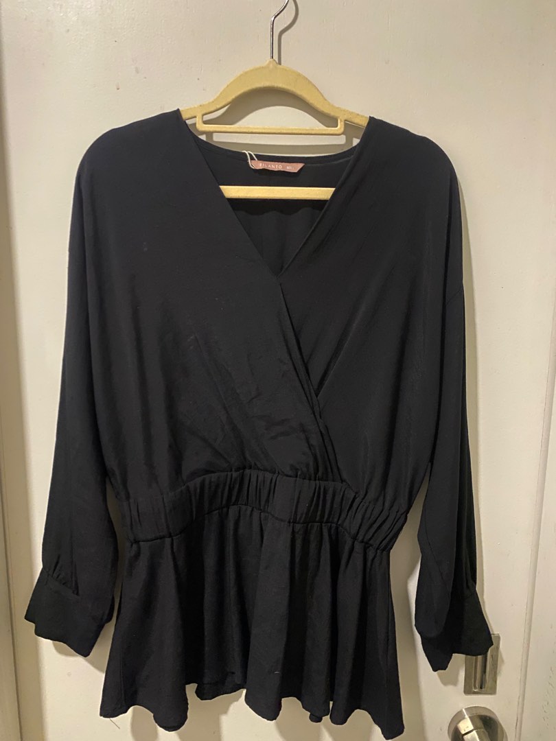 Filanto, Women's Fashion, Tops, Blouses on Carousell
