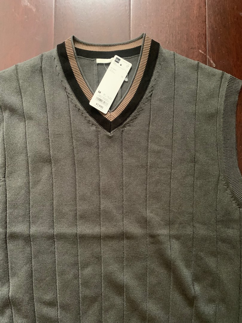 GU Men Olive Green Sweater Vest, Men's Fashion, Tops & Sets, Vests on ...