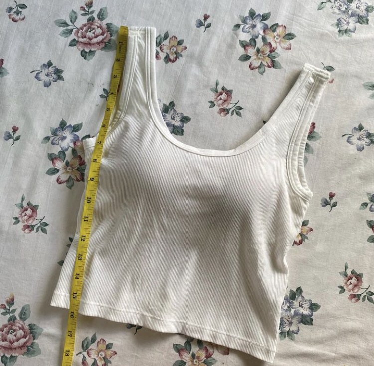 GU padded top, Women's Fashion, Tops, Sleeveless on Carousell