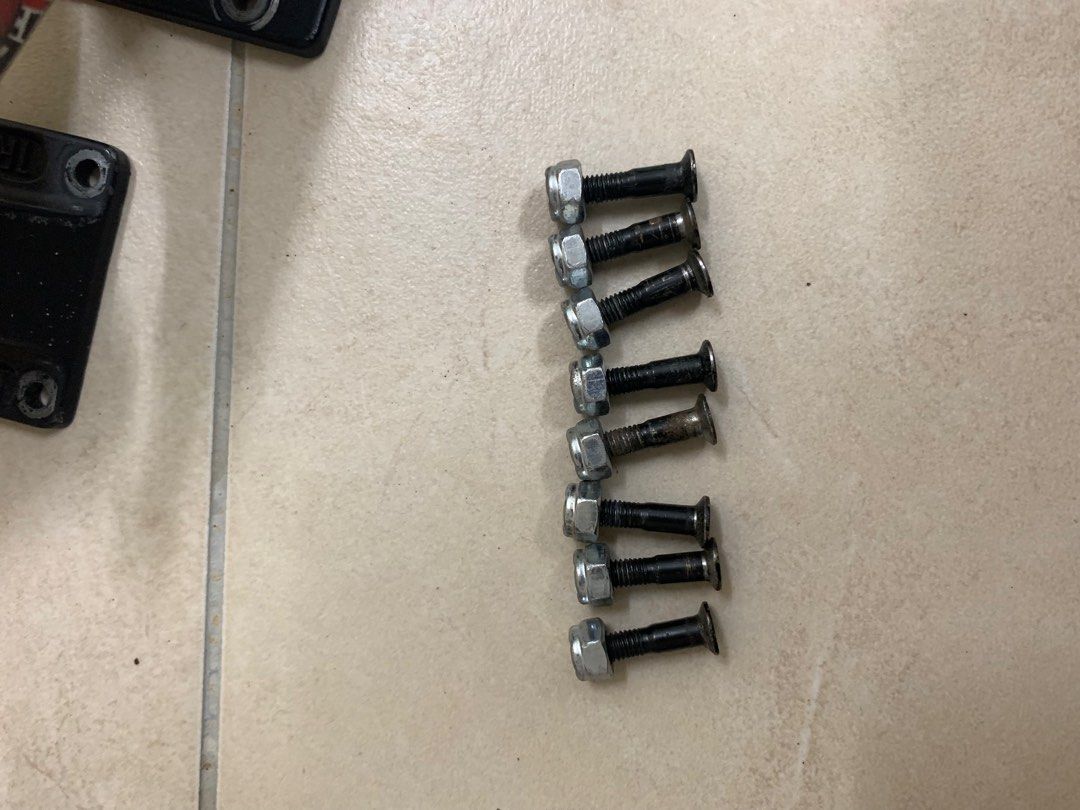 Hardware skru dan nat, Sports Equipment, Sports & Games, Skates ...