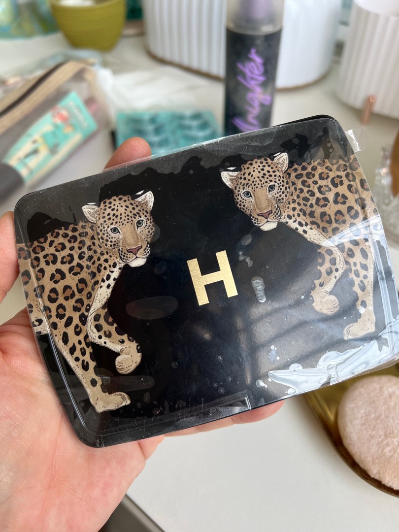 Hourglass Ambient Lighting Edit Unlocked - Leopard, Beauty & Personal ...