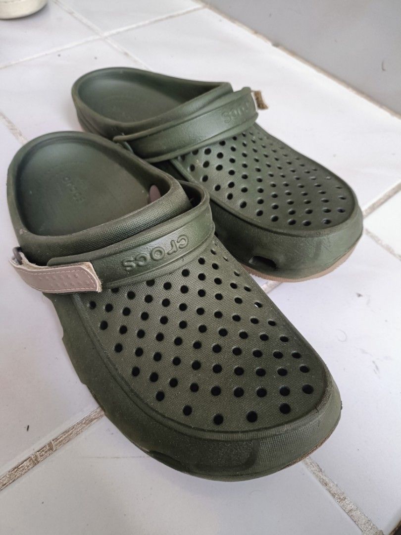 Iconic CROCS Comfort Original, Men's Fashion, Footwear, Slippers & Slides on Carousell