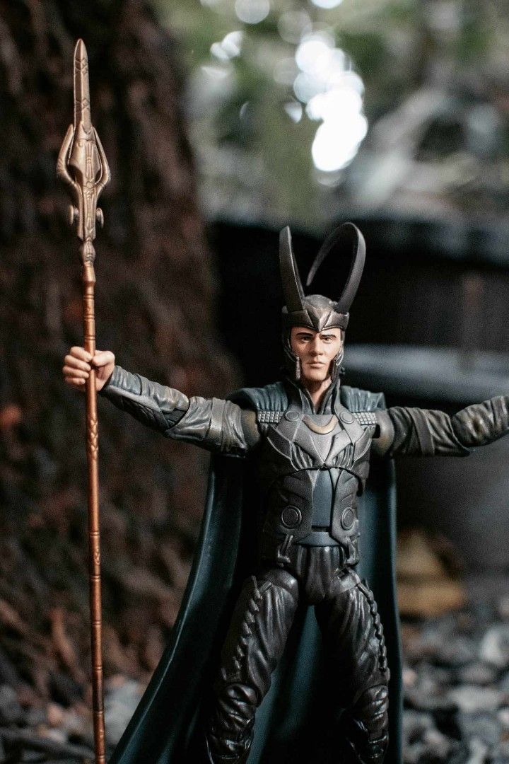 MARVEL SELECT LOKI, Hobbies & Toys, Toys & Games on Carousell