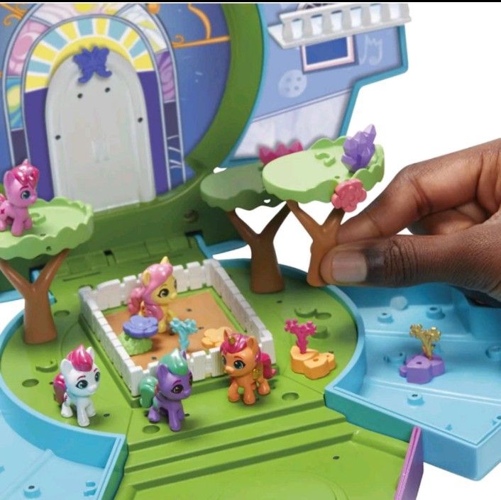 My Little Pony Mini Magic World, Hobbies & Toys, Toys & Games on Carousell