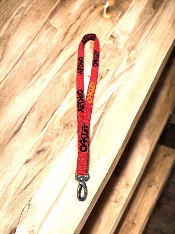 Oakley Authentic Lanyard, Men's Fashion, Activewear on Carousell