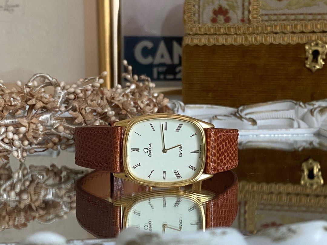 OMEGA White Roman Ellipse Vintage Quartz, Luxury, Watches on Carousell