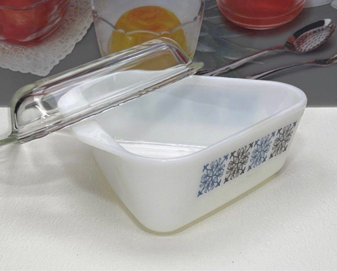 Pyrex Chelsea Sandwich Shape Dish with Lid, Furniture & Home Living ...