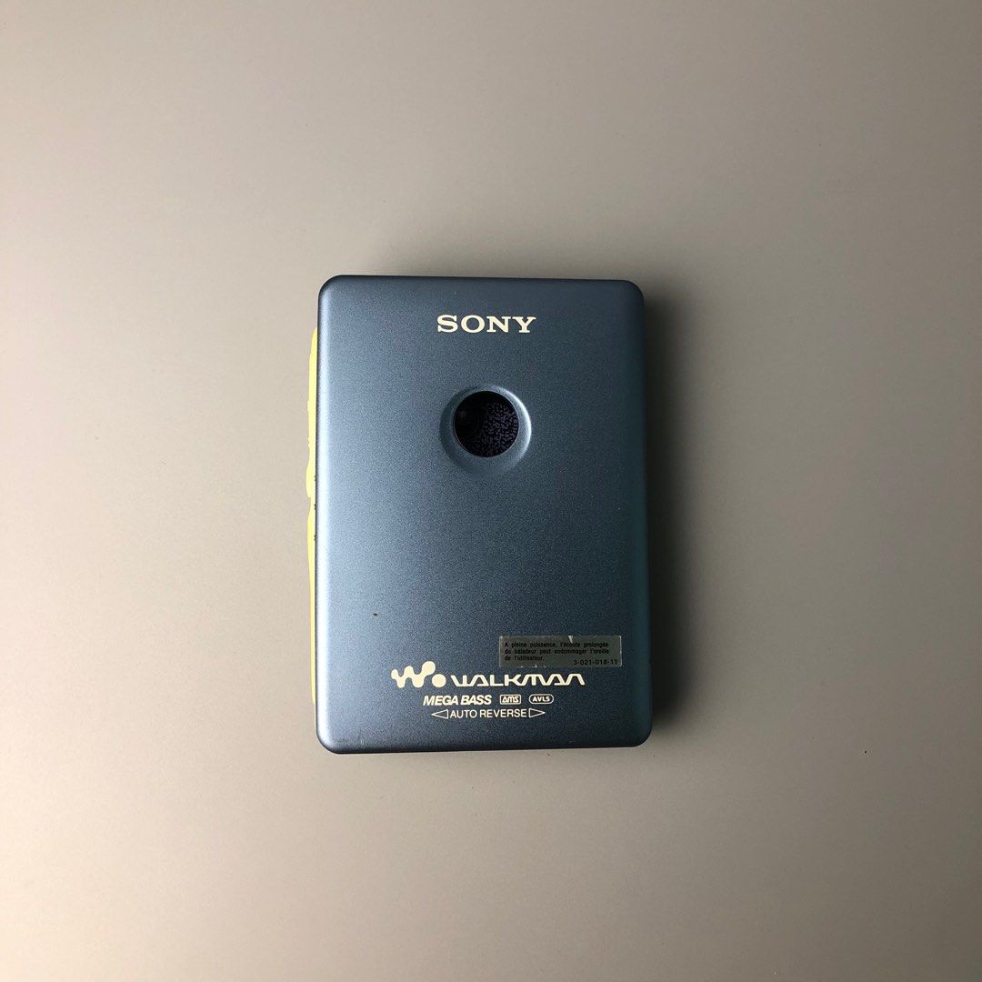 RARE Sony walkman ex-522, TV & Home Appliances, TV & Entertainment, Blu ...