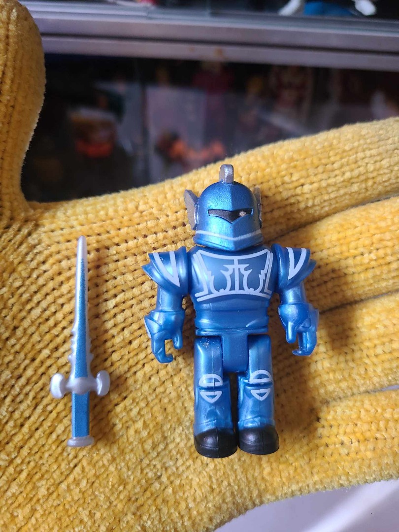 Roblox Series 1 Alar Knight Of Splintered Skies Jazwares, Hobbies ...