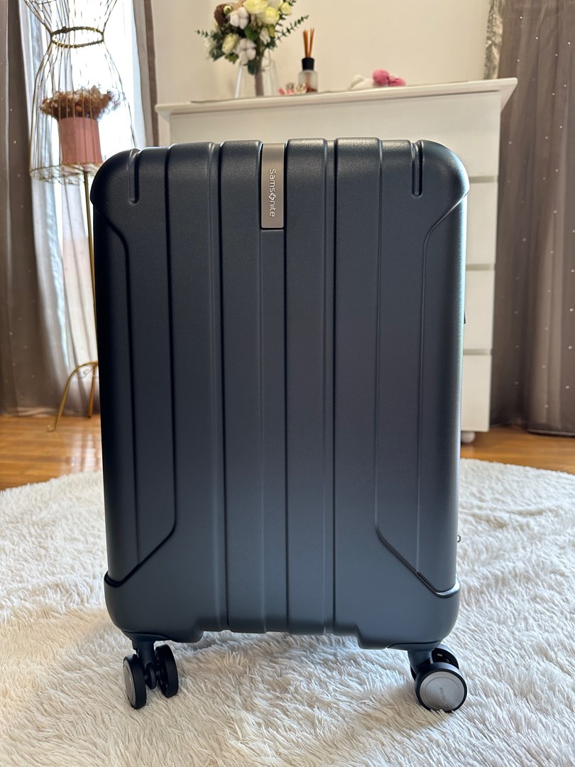Samsonite NIAR Spinner Matt Graphite, Hobbies & Toys, Travel, Luggage ...