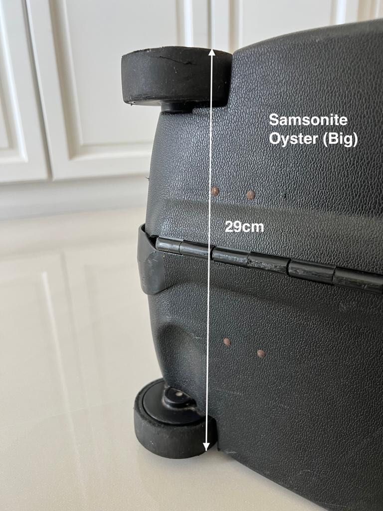 Samsonite Oyster hard shell, Hobbies & Toys, Travel, Luggage on Carousell