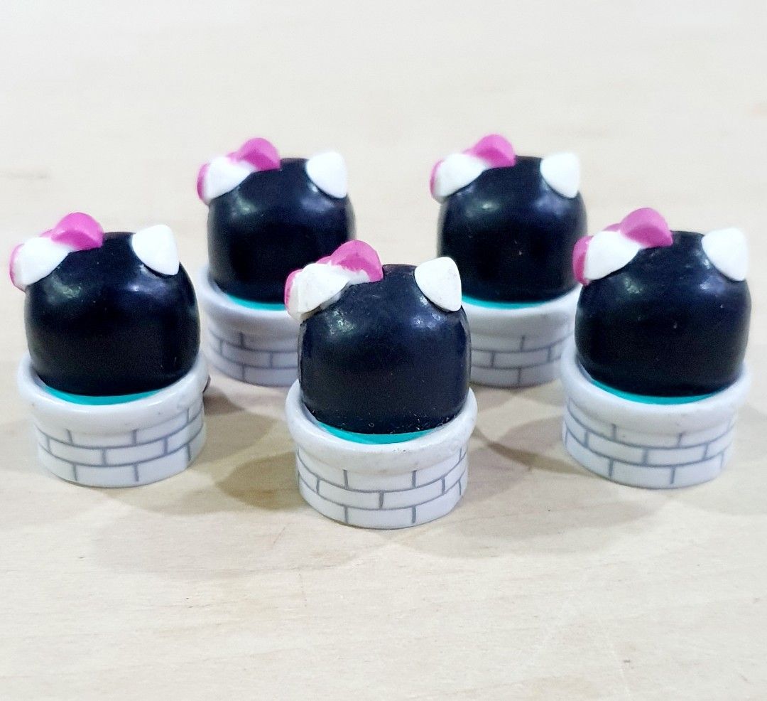 Sanrio Hello Kitty Sadako figure 1pc rm10, Hobbies & Toys, Toys & Games ...