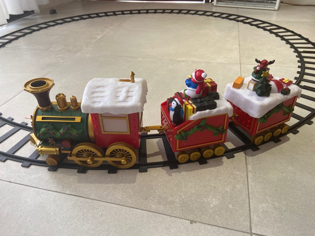 Santa Claus Train Set (Xmas Decor), Furniture & Home Living, Home Decor ...