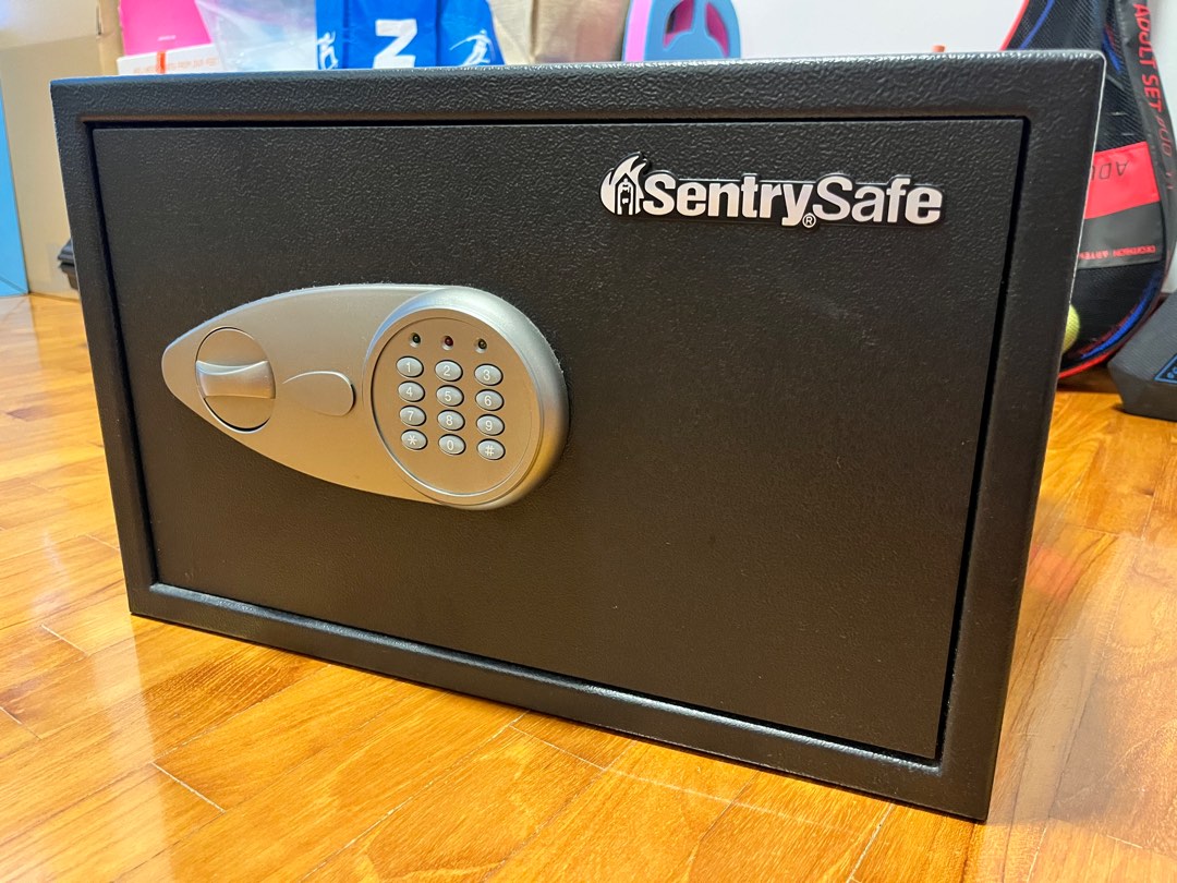 Sentry safe box, Furniture & Home Living, Security & Locks, Safe on ...