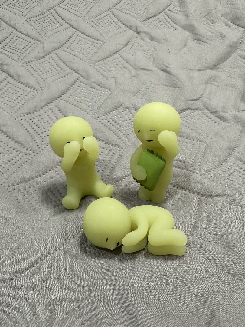 Smiski Sleepy Crying Good Night Bed Series, Hobbies & Toys, Toys ...