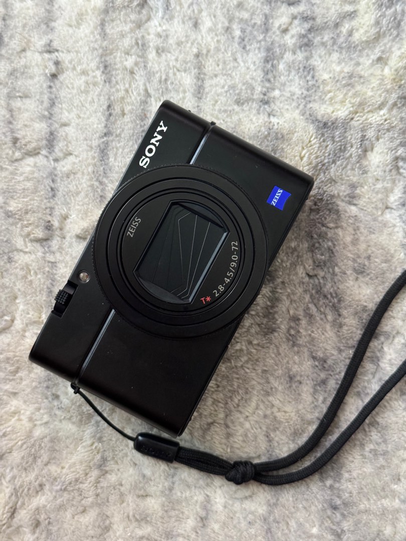 Sony RX100M7, Photography, Cameras on Carousell