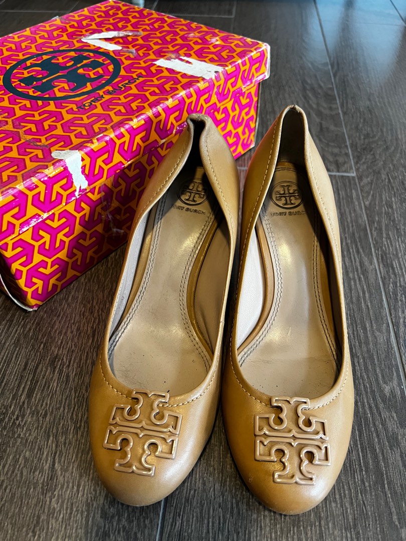 Tory Burch Shoes, Women's Fashion, Footwear, Wedges on Carousell