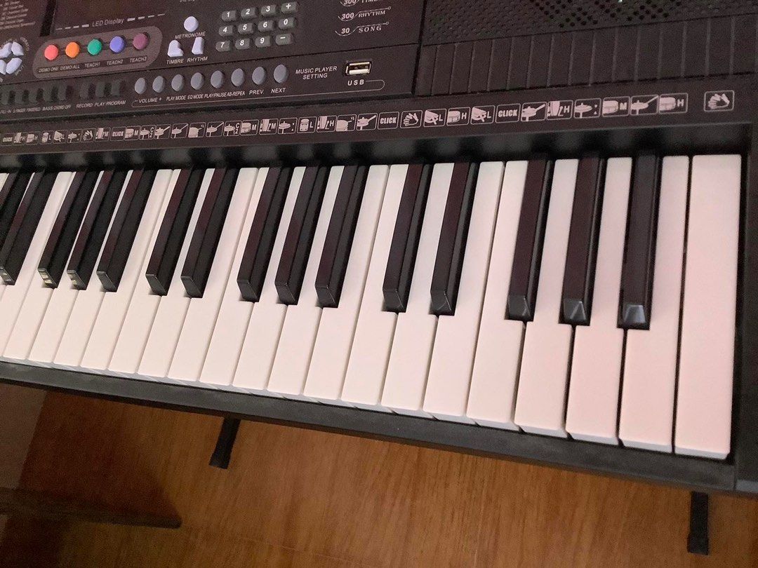 61 keys Keyboard with Stand and microphone included, Hobbies & Toys ...