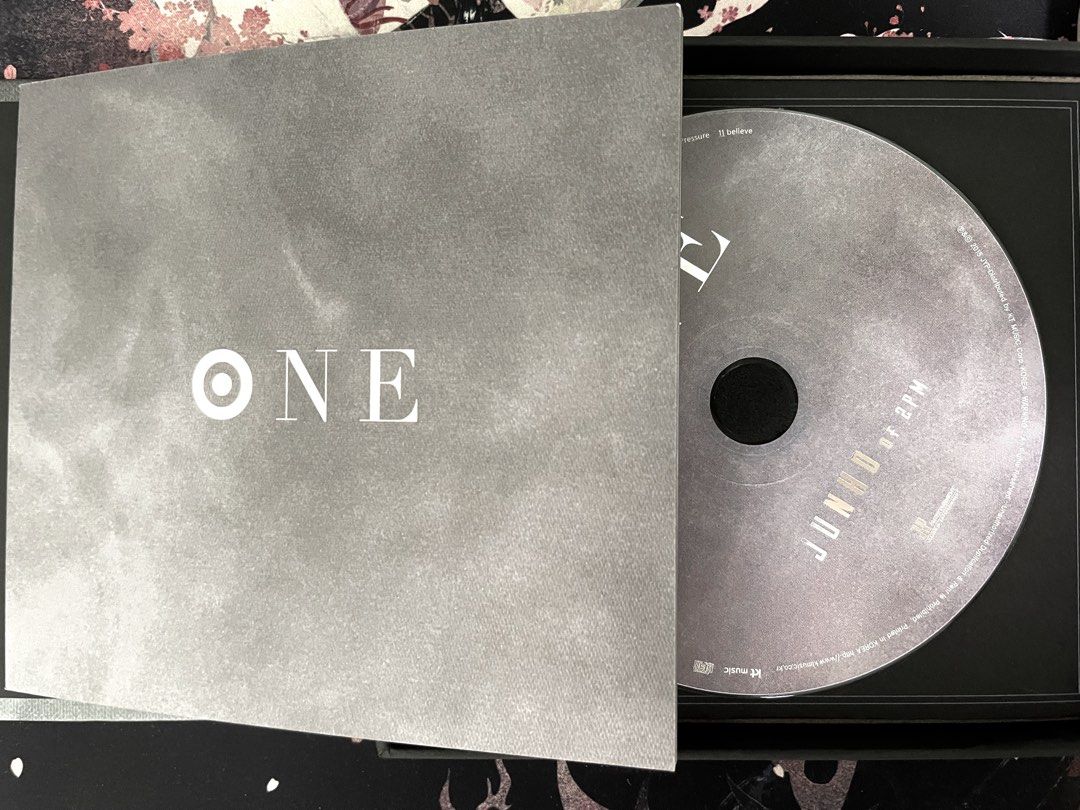 俊昊 Junho ONE 專輯, 興趣及遊戲, 收藏品及紀念品, 韓流 - Carousell