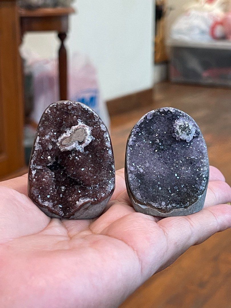 Amethyst cut bases geodes with wealth eye, Hobbies & Toys, Memorabilia ...