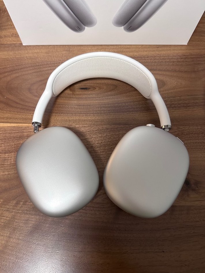 Apple AirPods Max Silver, Audio, Headphones & Headsets on Carousell