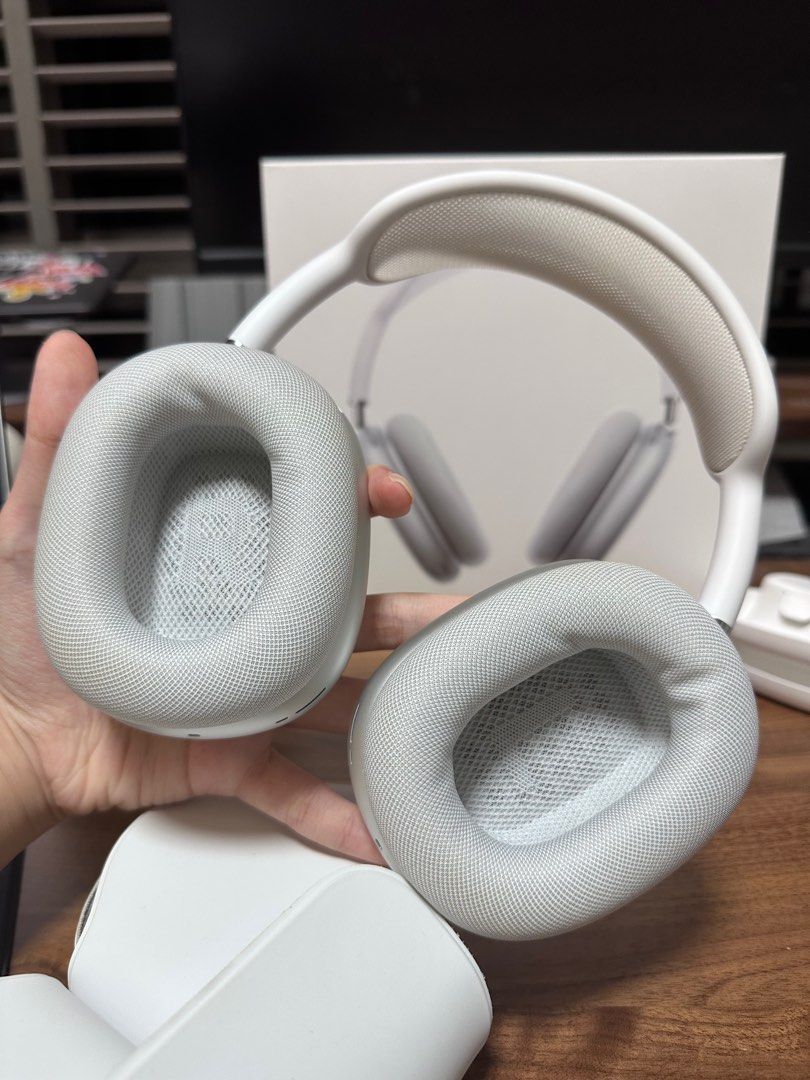 Apple AirPods Max Silver, Audio, Headphones & Headsets on Carousell