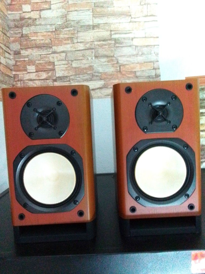 Bookshelf speakers, Audio, Soundbars, Speakers & Amplifiers on Carousell