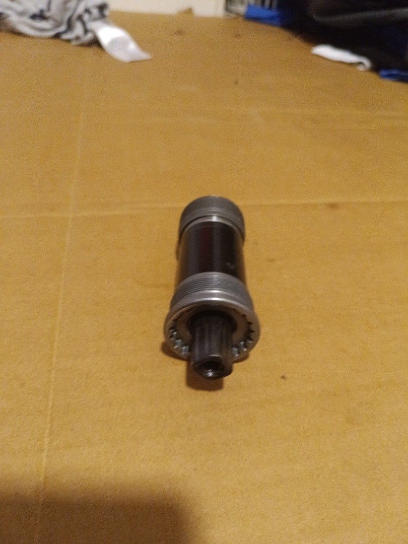 Bottom bracket 68mm fixie, Sports Equipment, Bicycles & Parts, Parts ...