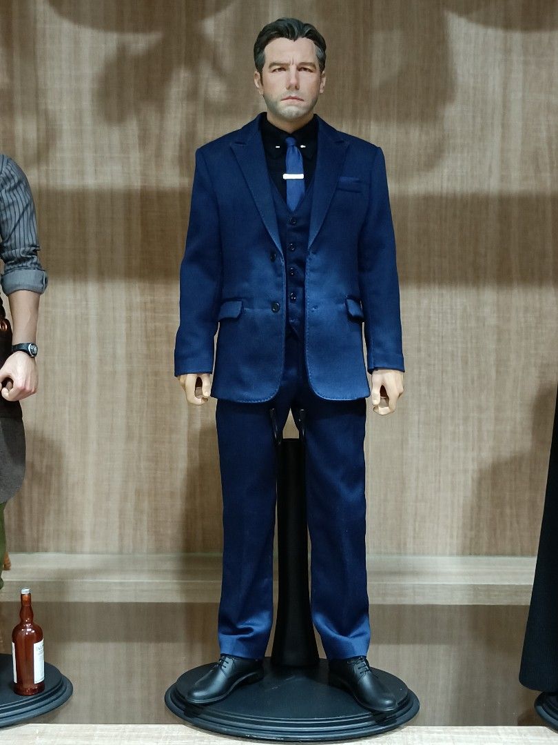 Bruce Wayne 1/6 BVS TOPO custume NOT Hot toys, Hobbies & Toys, Toys ...