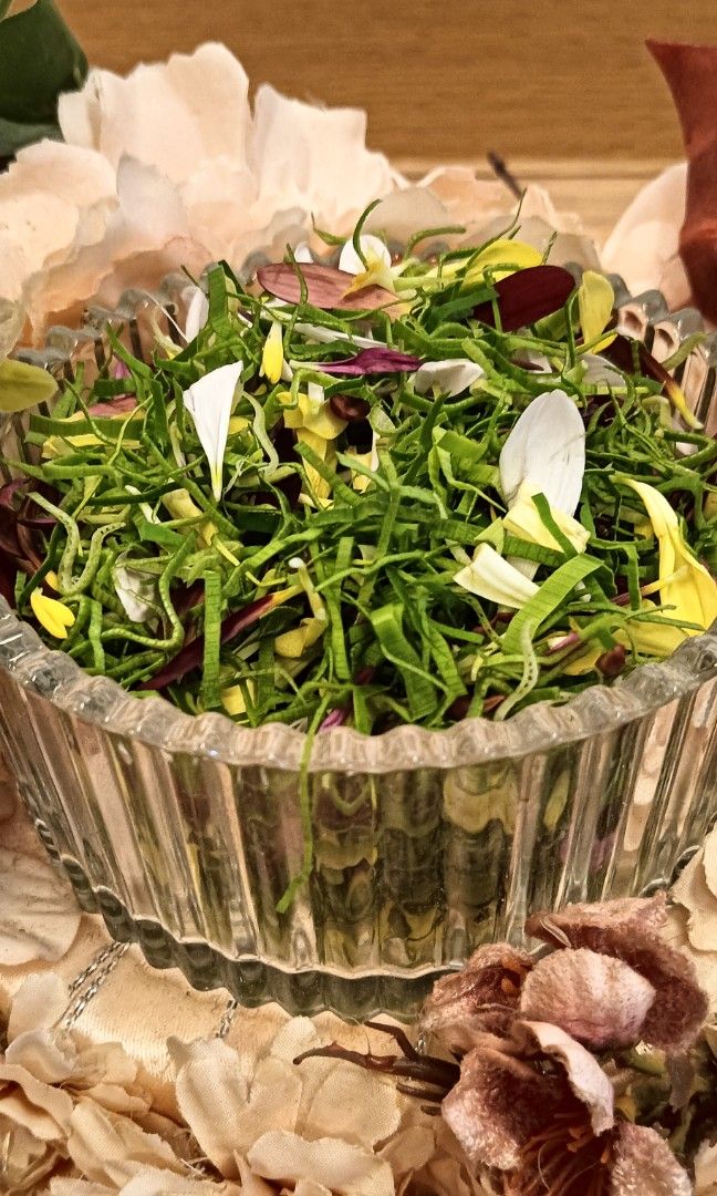 NEW Bunga Rampai Tradisi Melayu (350g), Hobbies & Toys, Stationery ...