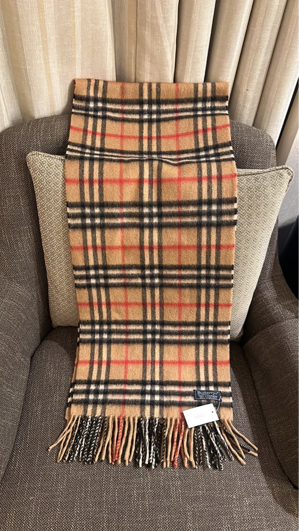 Burberry scarf, Women's Fashion, Watches & Accessories, Scarves on ...