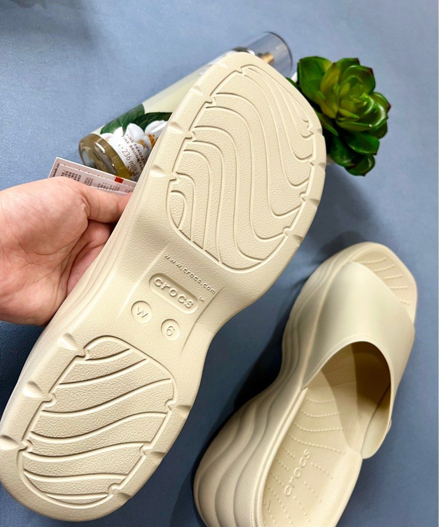 Crocs Skyline Slide, Women's Fashion, Footwear, Sandals on Carousell
