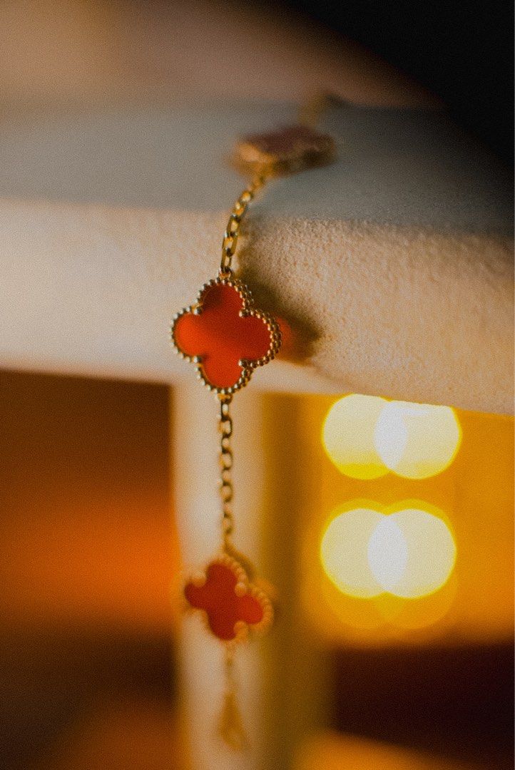 Custom 18k yellow gold Van Cleef & Arpels carnelian 5 motifs bracelet ...