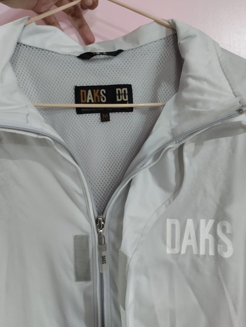 DAKS Windbreaker 3 WAYS, Men's Fashion, Coats, Jackets and Outerwear on Carousell