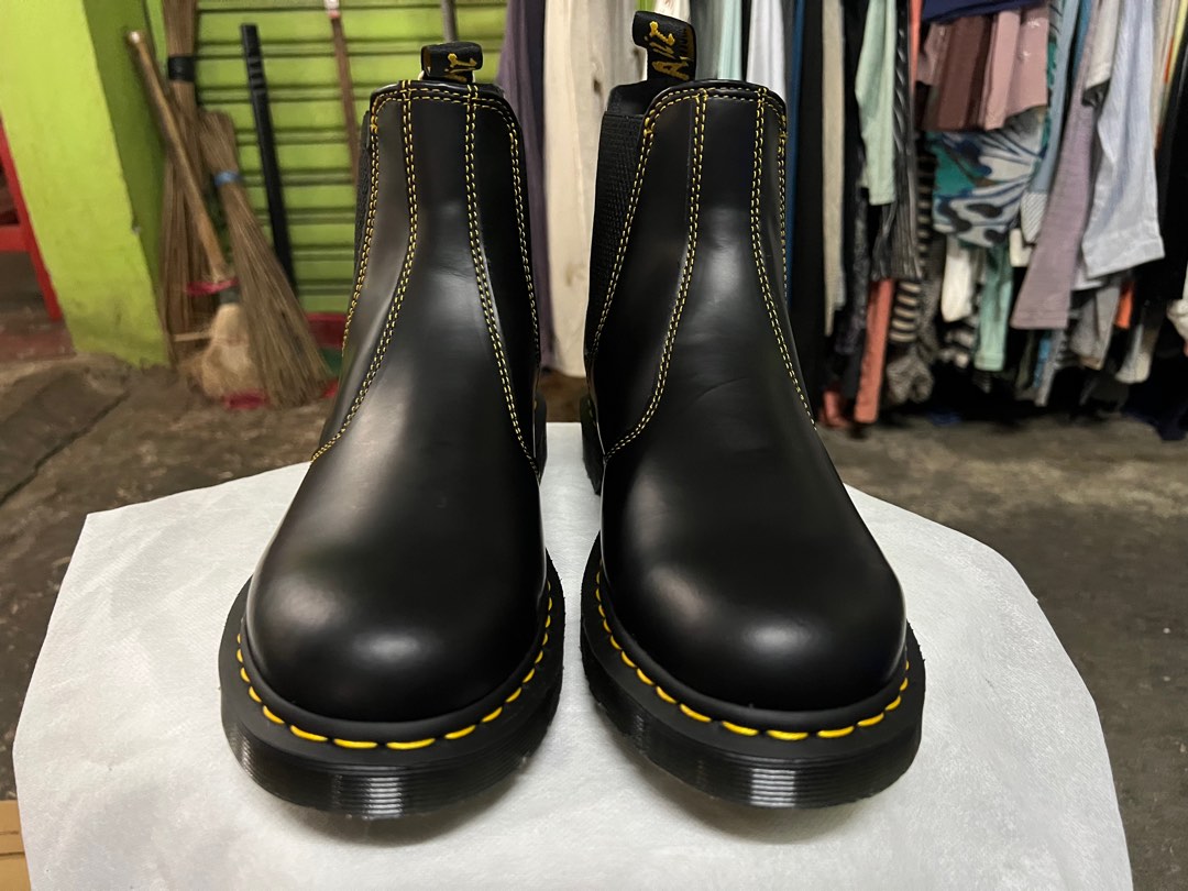 Dr. Martens 2976 Uk8, Men's Fashion, Footwear, Boots on Carousell