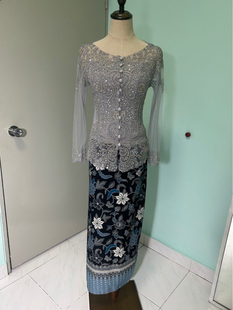 (FOR RENT) Dusty Blue Kebaya Manik Batik Pareo, Women's Fashion ...