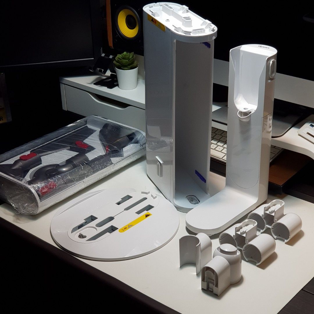 Dyson v10 dok docking stand , with set of 5 tools., TV & Home ...