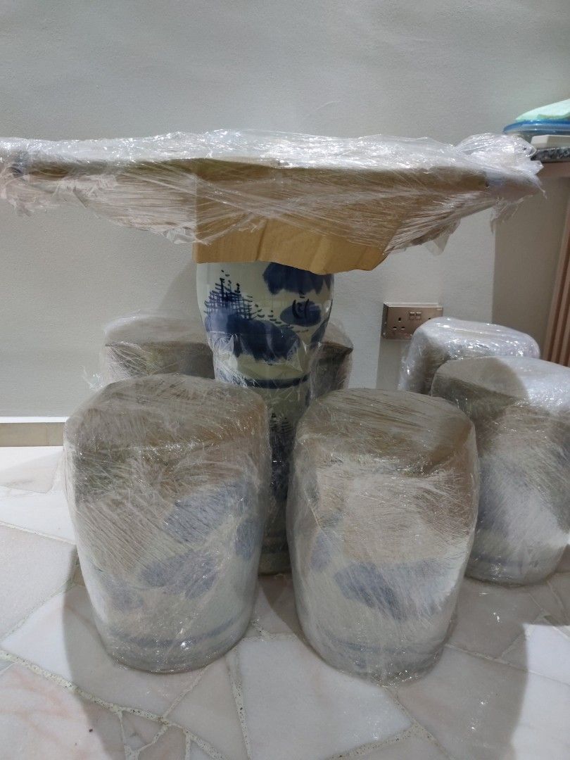 Exquisite Chinese Porcelain Table with Hand-Painted Landscape Motif ...