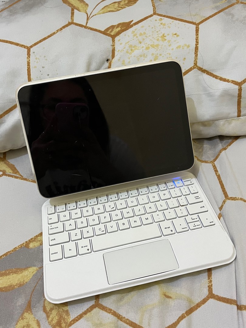 Goojodoq magic keyboard gen 3, Mobile Phones & Gadgets, Mobile & Gadget ...