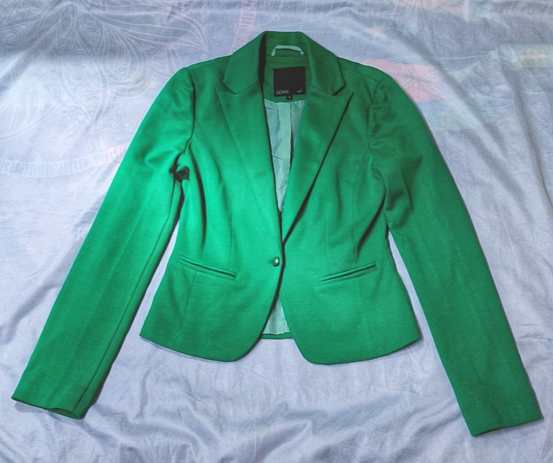 Green Blazer, Women's Fashion, Coats, Jackets and Outerwear on Carousell