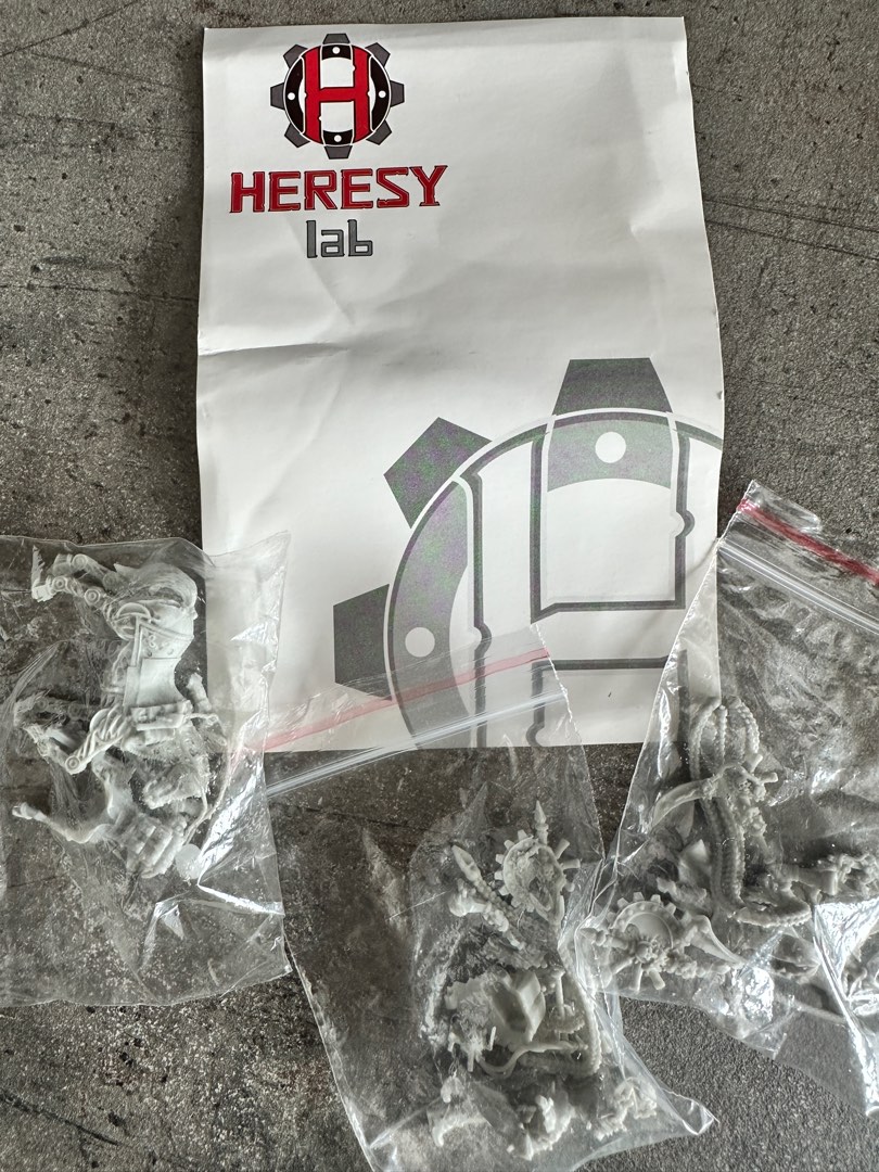 Heresylab - Heresy girls miniatures, Hobbies & Toys, Toys & Games on ...