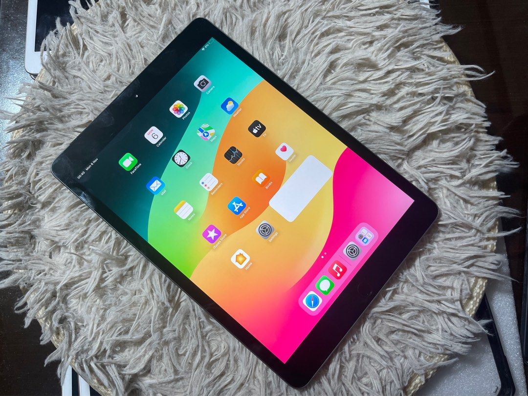 Ipad 8th gen 128gb LTE With sim, Mobile Phones & Gadgets, Tablets, iPad ...